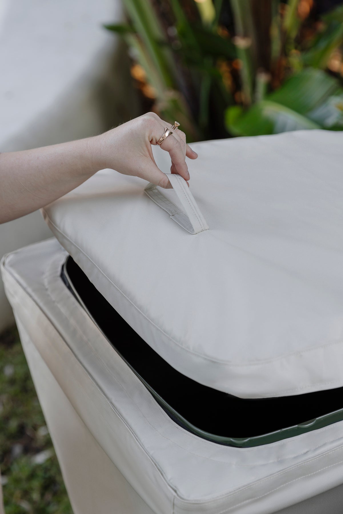 Wheelie Bin Cover - White - 120L (PRE-ORDER) – Luxe Bins